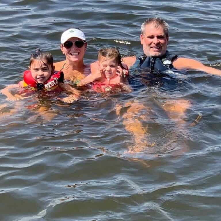 Intelligent Chic Mom On The Street: Leeanne Bell McManus • FamilyApp