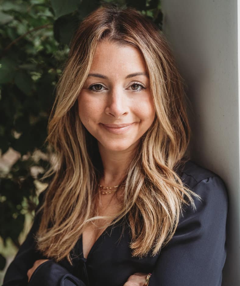 Sophisticated Psychologist Mom On The Street: Nicole Pensak • FamilyApp